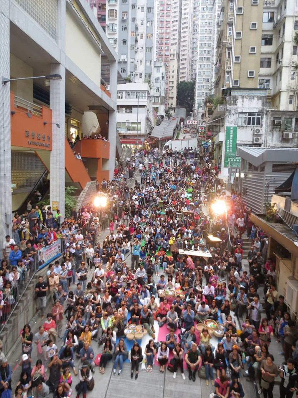 Magic Carpet (Hong Kong) by Prof. Hendrik Tieben