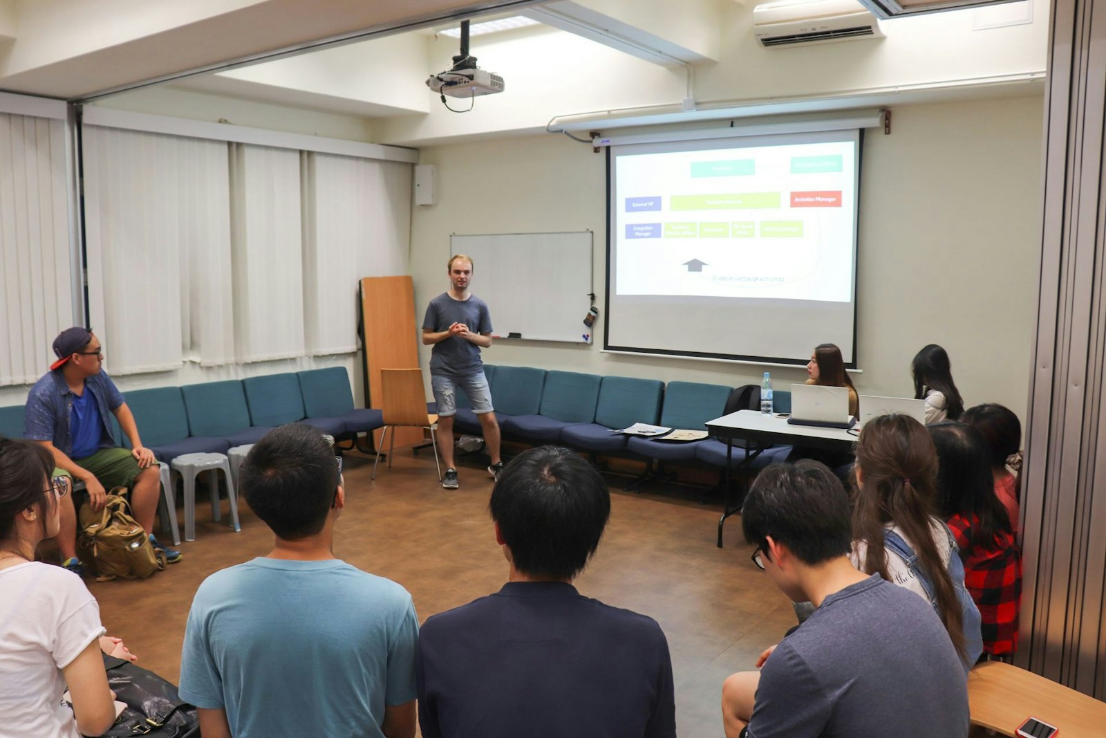 Robin Albrecht giving a workshop for freshmen at CCIA